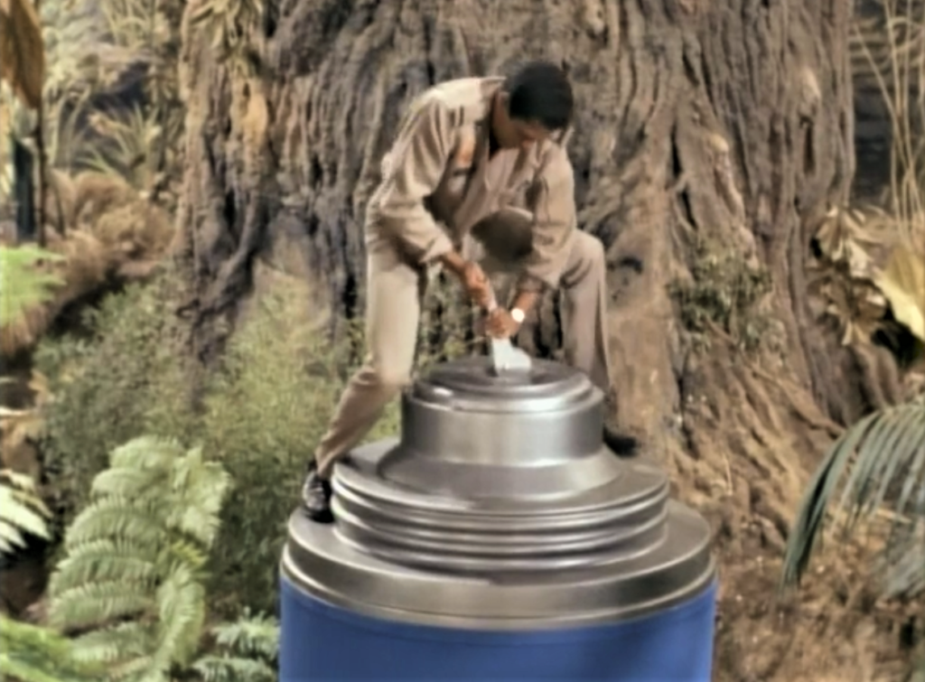 27 Giant Props From Land of the Giants – Invisible Themepark
